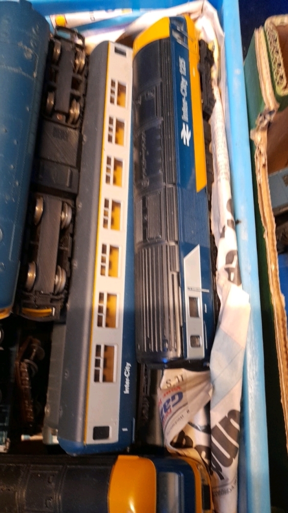 4 BOXES ASSORTED TRAIN ITEMS & BOXES