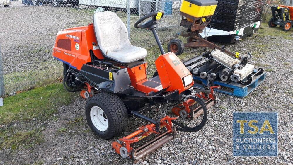 JACOBSEN GREENSKING MOWER C/W LAWN GROOMING SYSTEM & KEYS