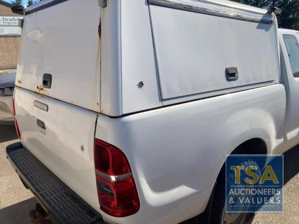 YG15 MJE - Toyota Hilux Kingcab c/w Rear Canopy - On Bighorn