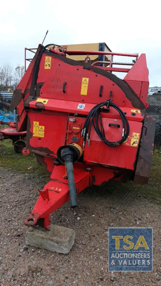 KV TAARUP 853 STRAW BEDDER FEEDER WITH PTO