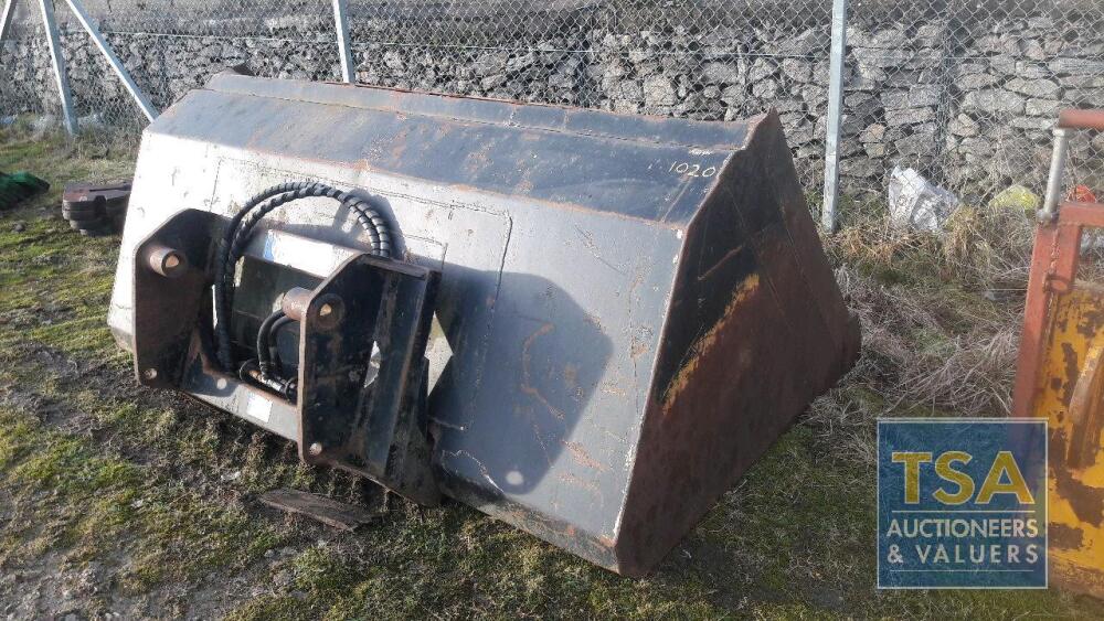 MURRAY 2 TON TOE TIP GRAIN BUCKET