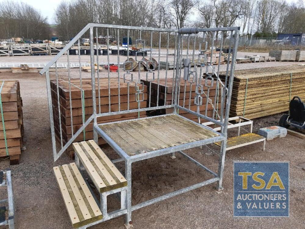 PORTABLE PLATFORM STEPS