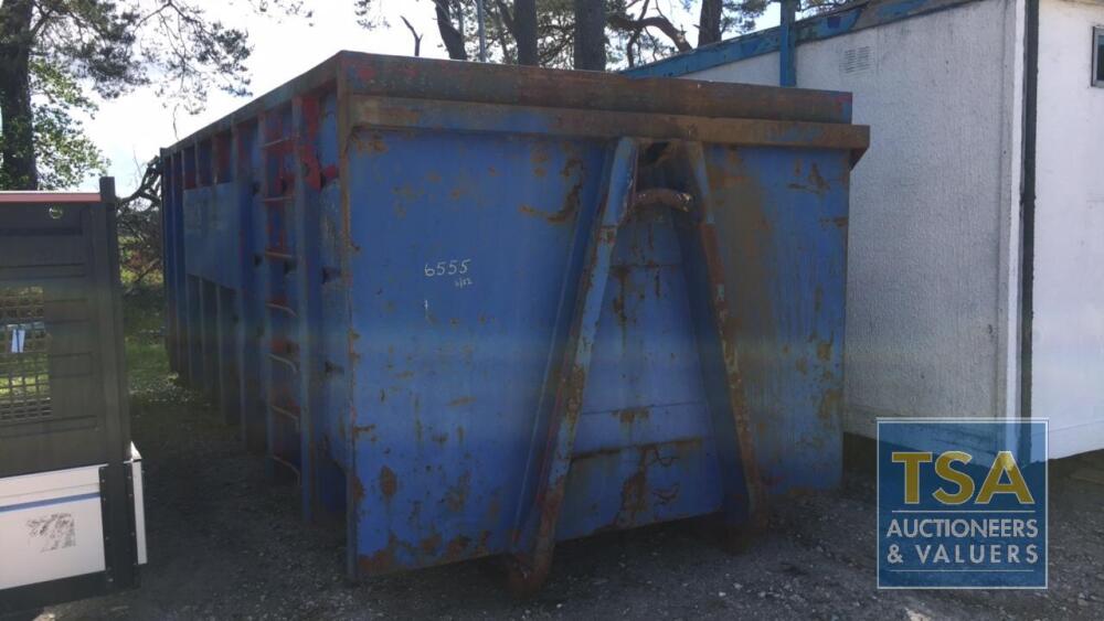 30 YARD HOOKLIFT SKIP WITH BARN DOORS