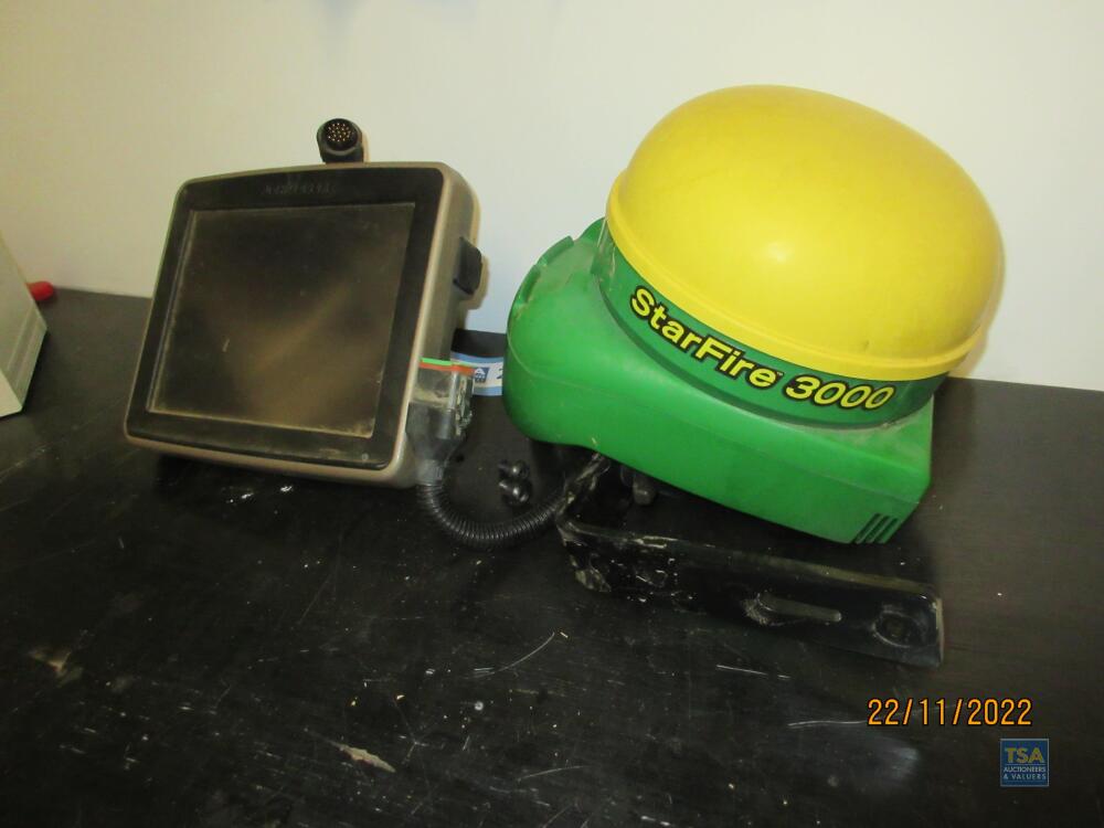 John Deere Star Fire 3000 GPS System c/w Screen and Roof Dome
