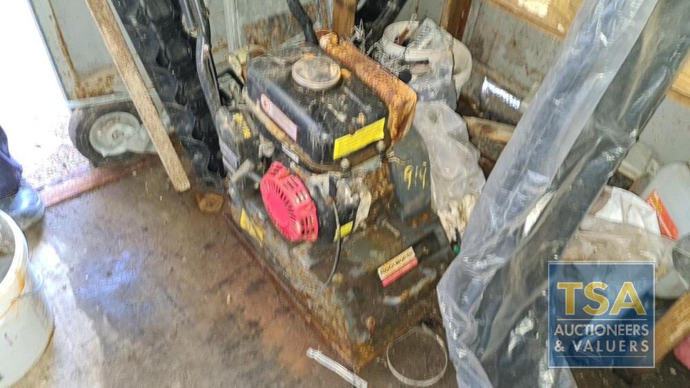 ROCKWOOL WHACKER PLATE WITHPETROL ENGINE