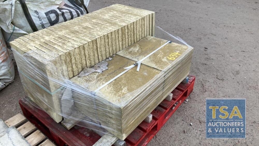 MARSHALLS PENDLE PAVING DEEP RIVEN - BUFF - 450X450X32MM