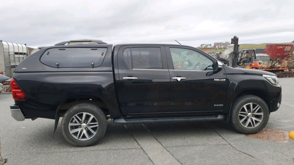 Toyota Hi-Lux SY17 TWG Truckman Top
