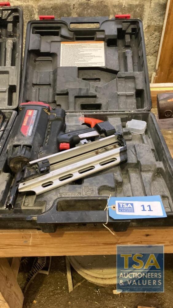 Max GS690CH Cordless Nail Gun